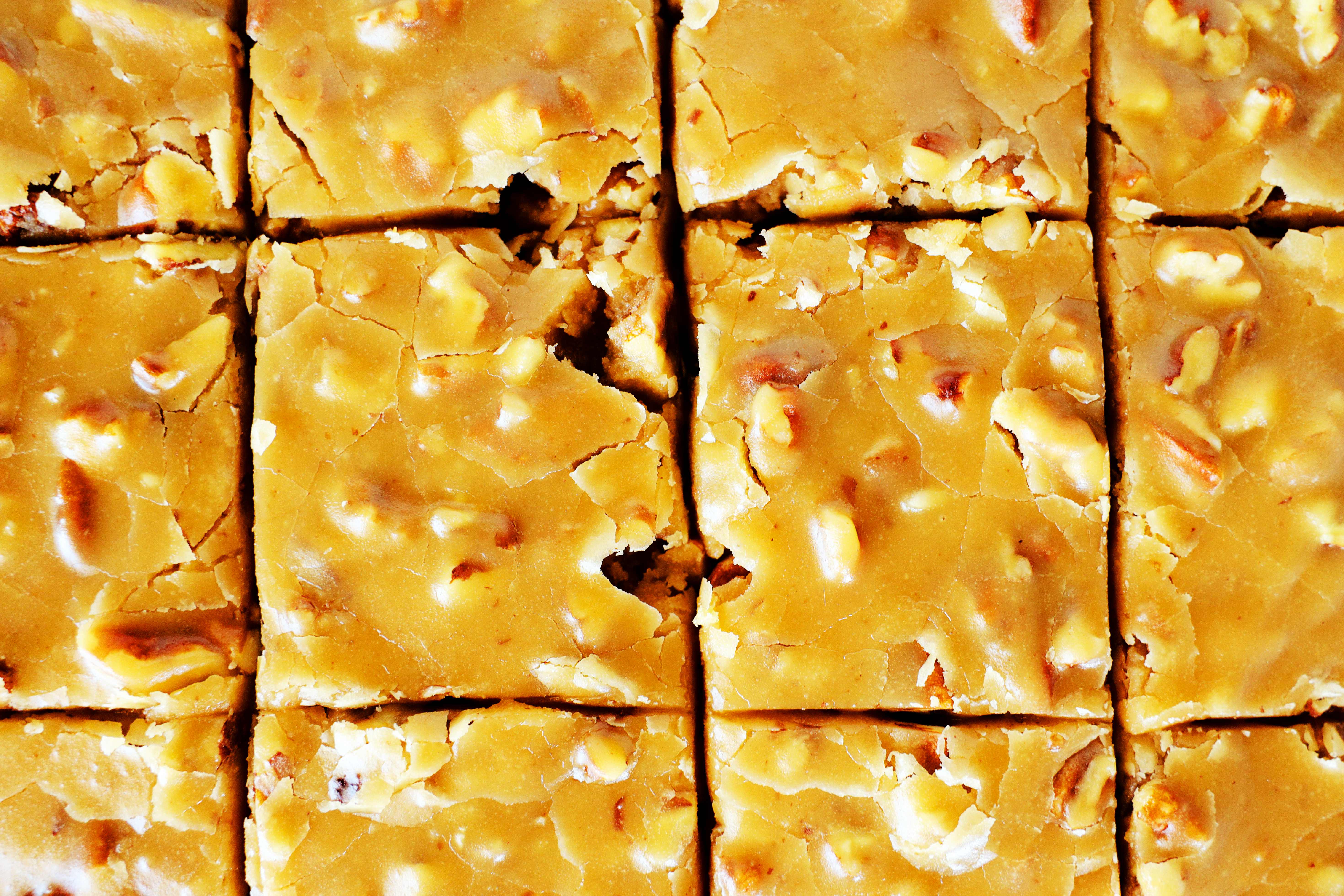 Southern Pecan Praline Cake Recipe - The Anthony Kitchen