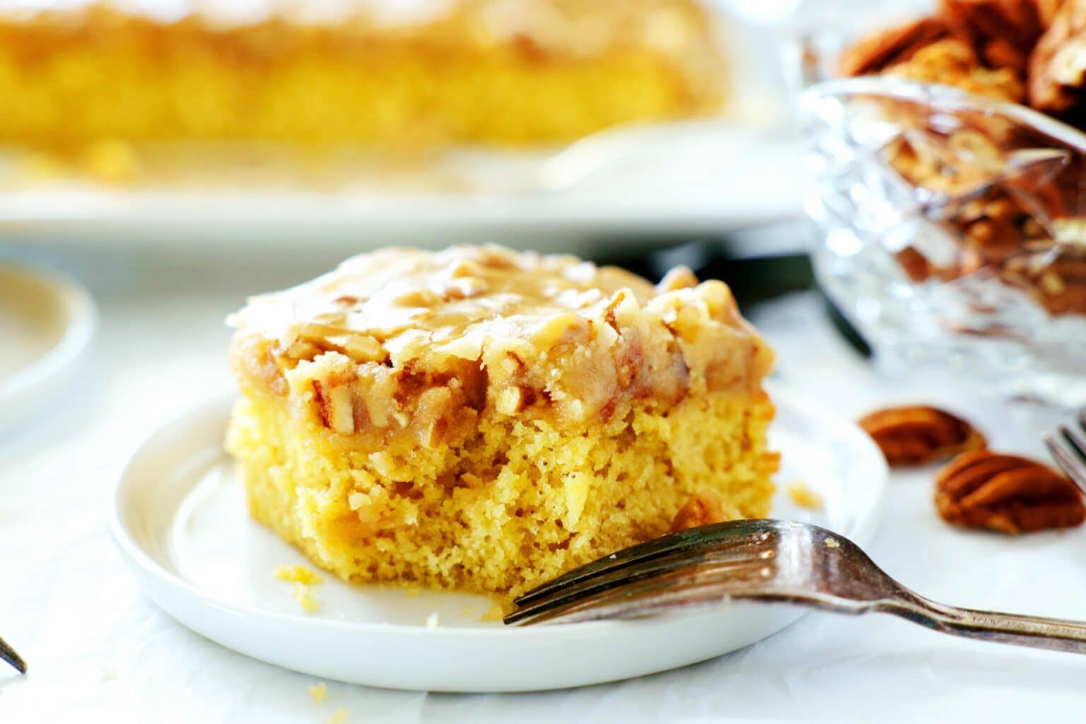 Southern Pecan Praline Cake Recipe - The Anthony Kitchen
