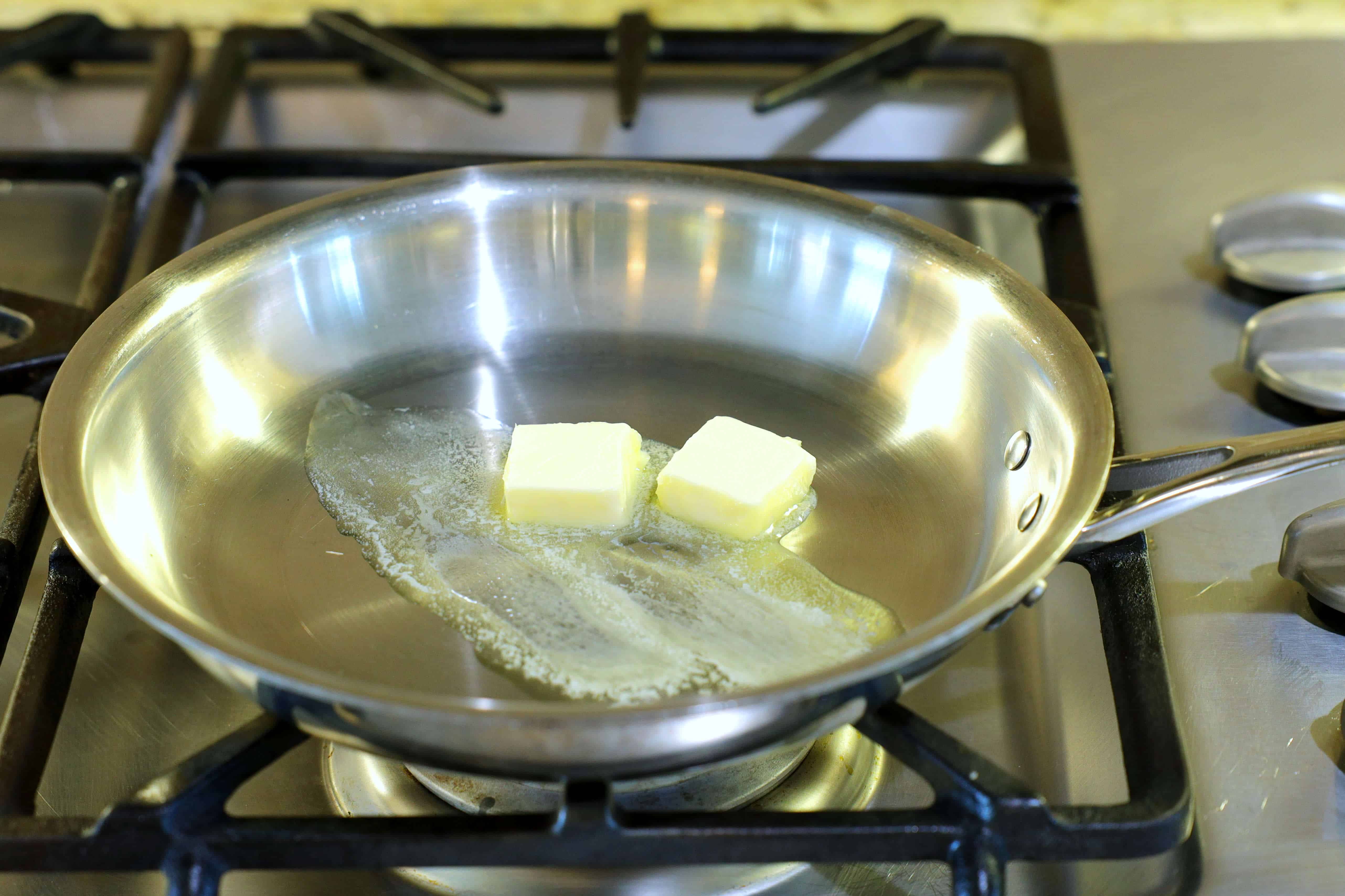 Brown Beef Gravy Recipe (10-Minute Homemade Beef Gravy)