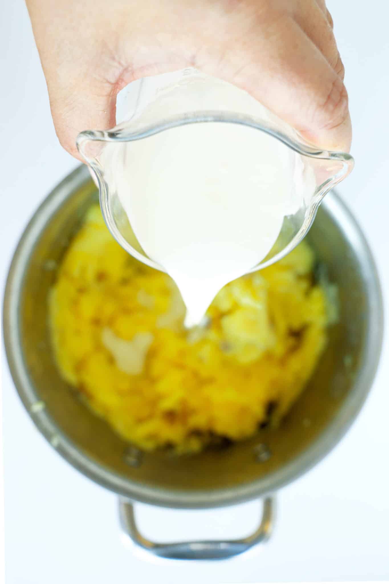 Creamy Yukon Gold Mashed Potatoes (So Buttery and Smooth)