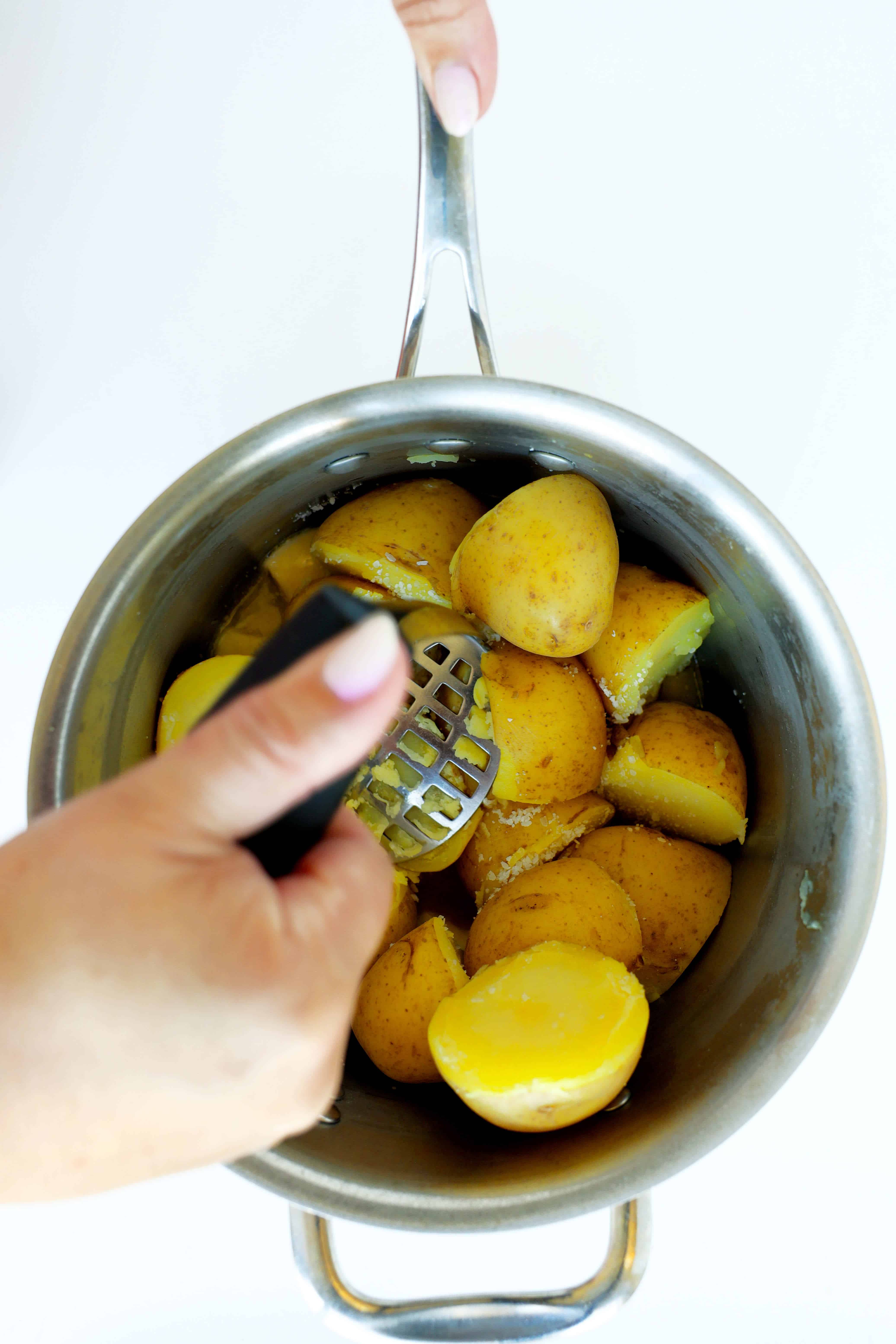 Creamy Yukon Gold Mashed Potatoes (So Buttery and Smooth)